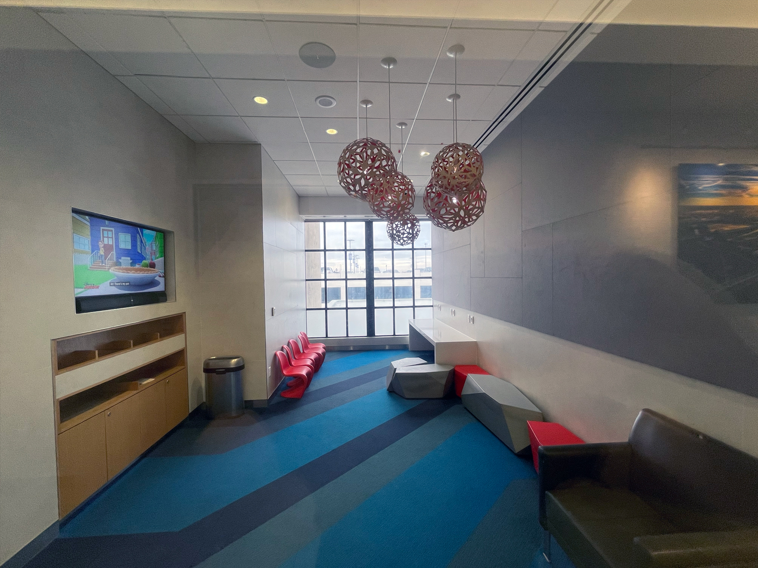 Best Admirals Club at DFW Airport [2025] | PointsFeed